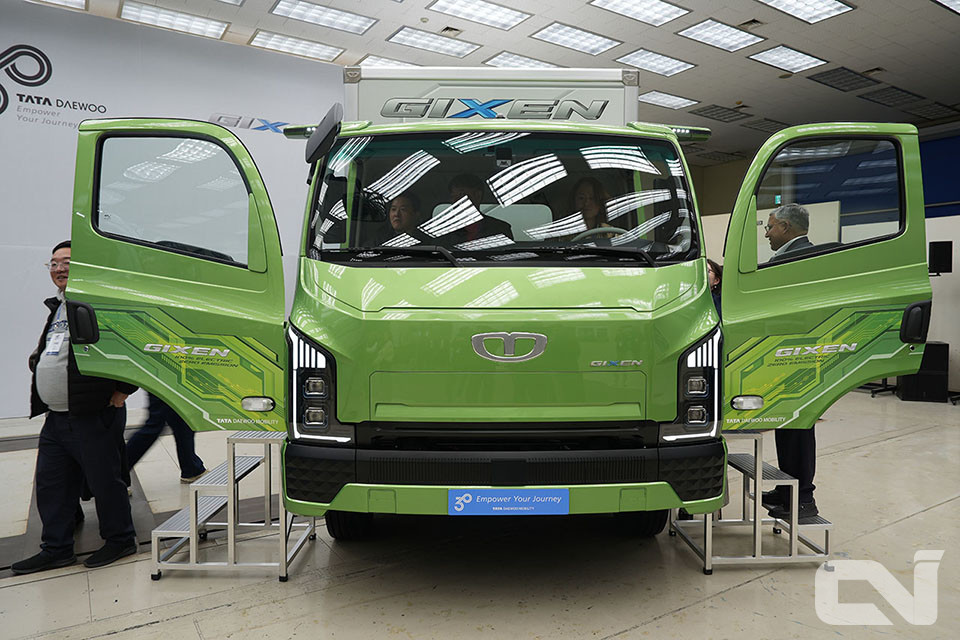 타타대우모빌리티의 첫 작품은국내 최초 준중형급 전기트럭 '기쎈(GIXEN)'