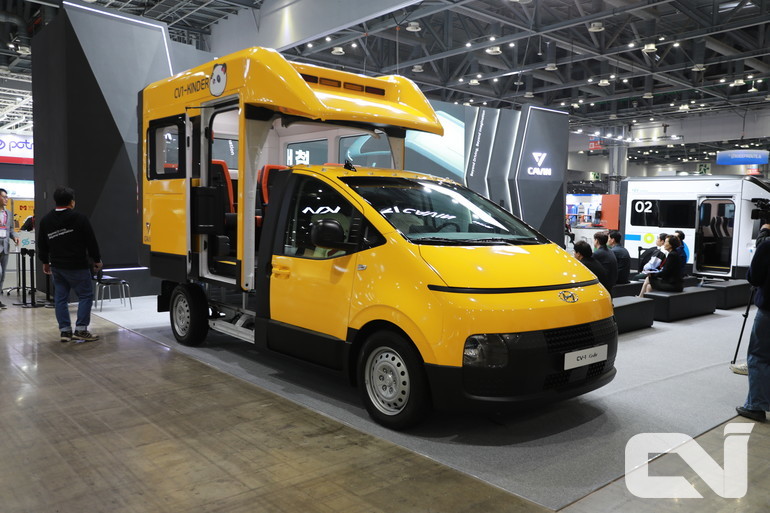 엠티알, 현대차 'ST1' 기반 11인승 중형 전기 승합차 'CV1' 공개 : 클리앙